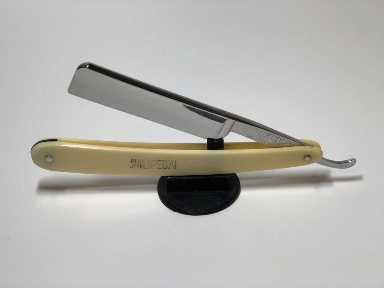3D Printed Straight Razor Stand - The Thirsty Badger Shave Company